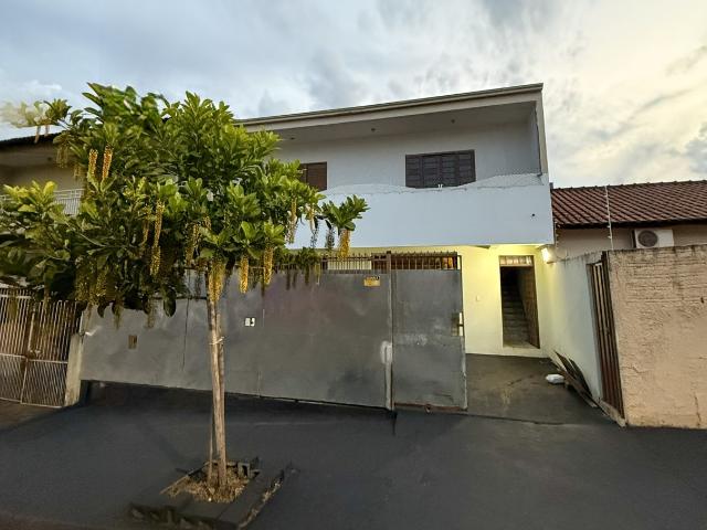 Apartamento de sobreloja para alugar no Jardim Santa Mônica, Rua Angelo Vicentini com 90m2