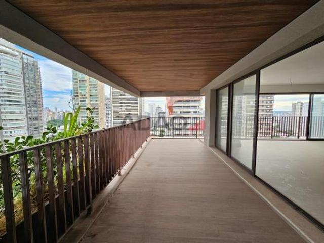 APARTAMENTO DECK 23 Apartamento com 4 Quarto s por R$ 3500000.00 no setor Setor Bueno AX35654