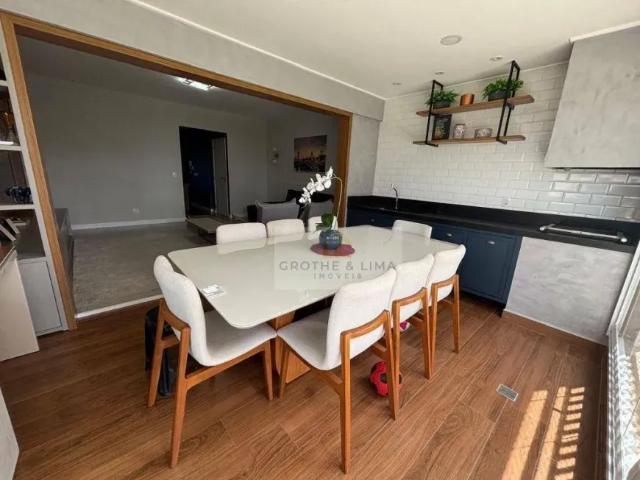 Apartamento DECORADO à venda em condomínio clube com 122 m², 3 dormitórios, 2 vagas e hobby box