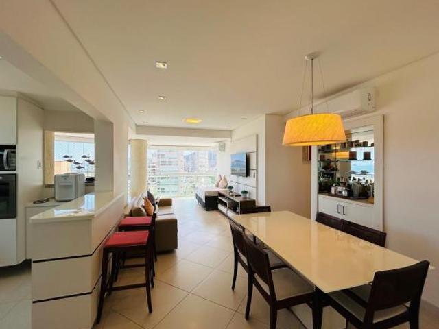 Apartamento decorado à Venda na Enseada no Guarujá | QVista Inteligência Imob.