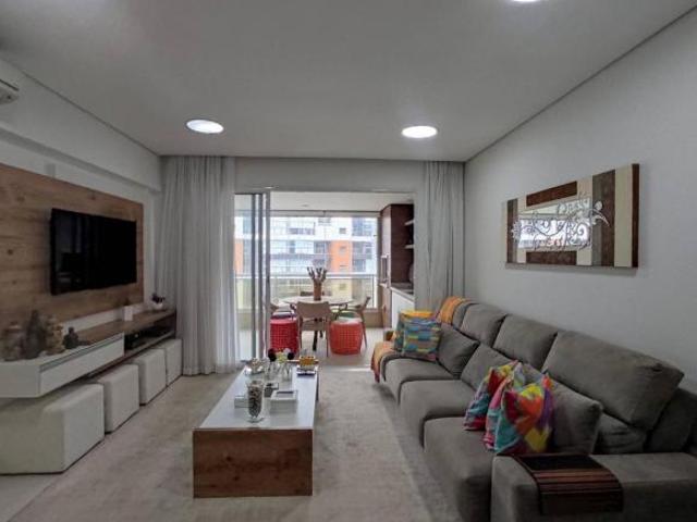 Apartamento decorado à venda no Módulo 8