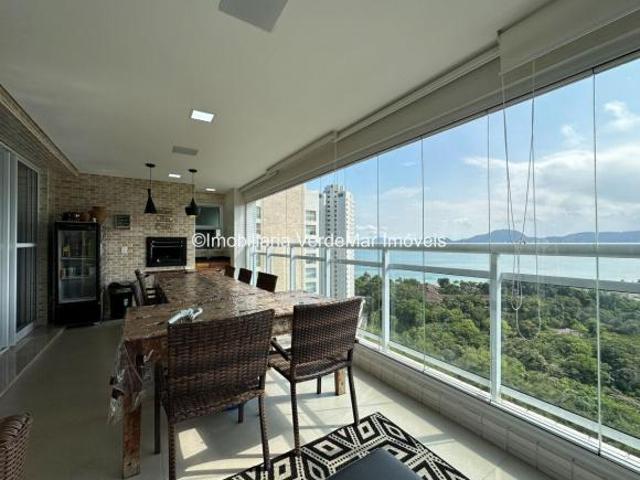 Apartamento DECORADO à venda no Verde Mar na praia da Enseada em Guarujá