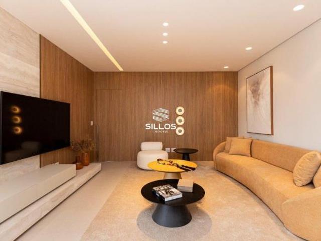 Apartamento decorado à venda com 3 quartos no Cristo Rei em Curitiba