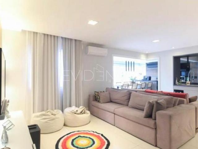 Apartamento decorado com 3 suítes e 3 vagas no Tatuapé!