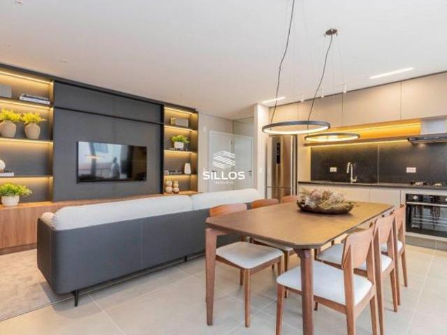 Apartamento decorado com 2 suítes à venda no Cristo Rei em Curitiba