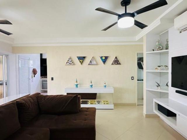 Apartamento decorado com varanda gourmet à Venda na Enseada no Guarujá | QVis.