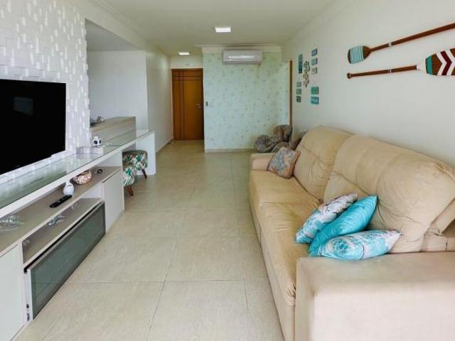 Apartamento decorado com Vista para o Mar á venda na Enseada no Guarujá | QVi.