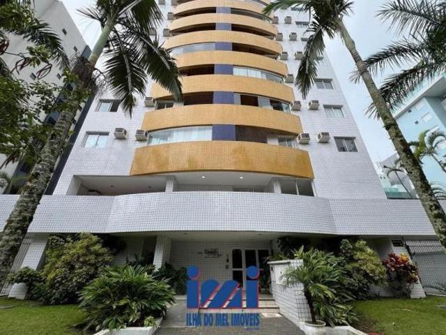 Apartamento decorado em Caiobá