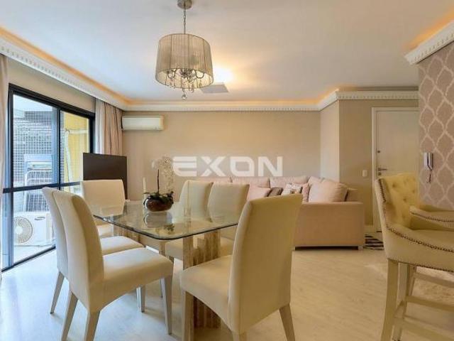 Apartamento Decorado no Bigorrilho | 2 Quartos 1 Suíte | Sacada C/ Churrasqueira