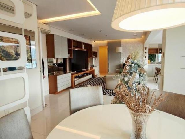 Apartamento deslumbrante em andar alto, vista mar, com 3 suítes, em um dos mais desejados condomíni