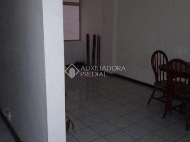 Apartamento desocupado a venda na Cidade Baixa