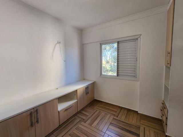 Apartamento desocupado com 2 dormitórios, suíte e 1 vagas em ótima localização no Jardim Esmeralda