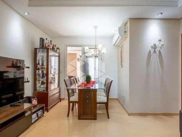 Apartamento desocupado com 3 dormitórios e 2 vagas no Bairro Tristeza na Zona Sul de Porto Alegre/RS
