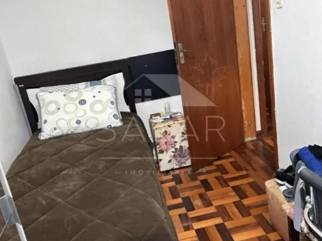 Apartamento desocupado e pronto para morar, 03 dormitórios, bairro IAPI