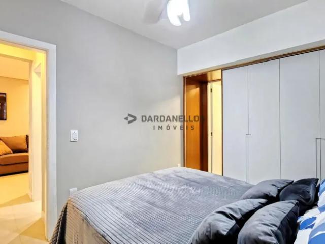 Apartamento diferenciado e reformado na quadra do mar do Centro de BC