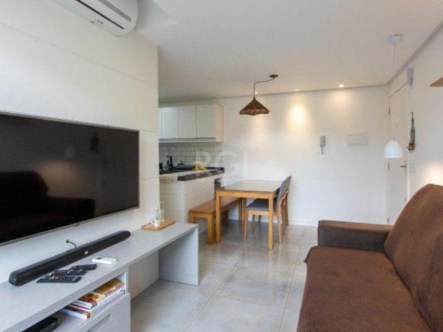 Apartamento diferenciado, excelente acabamento e decoração interna, com aproximadamente 51m