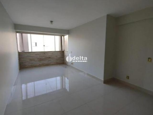 Apartamento disponível para locação e venda no bairro Umuarama em Uberlândia MG