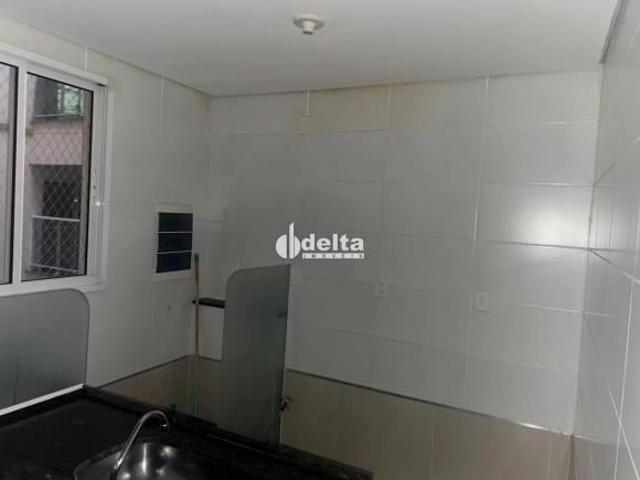 Apartamento com 2 quartos sendo 1 suíte disponível para venda no bairro Laranjeiras em Uberlândia M