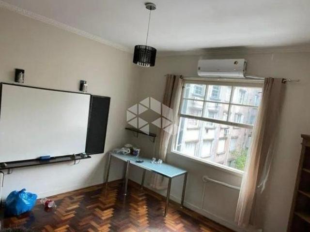 Apartamento dois dormitórios na Cidade Baixa