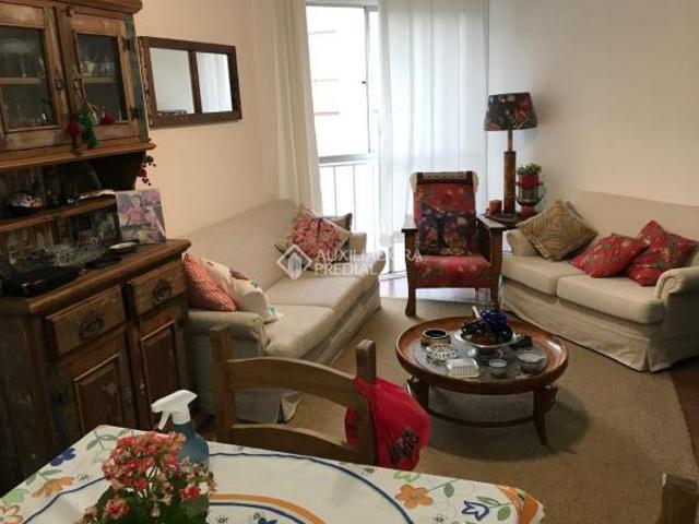 Apartamento dois dormitórios bairro Camaquã