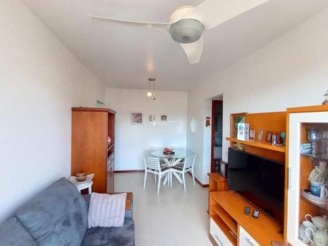 Apartamento dois dormitorios com vaga coberta