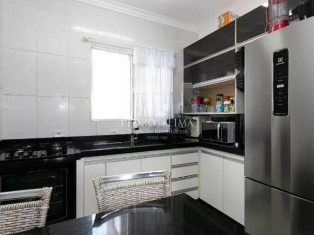 Apartamento dois dormitórios e uma vaga na Vila Ré