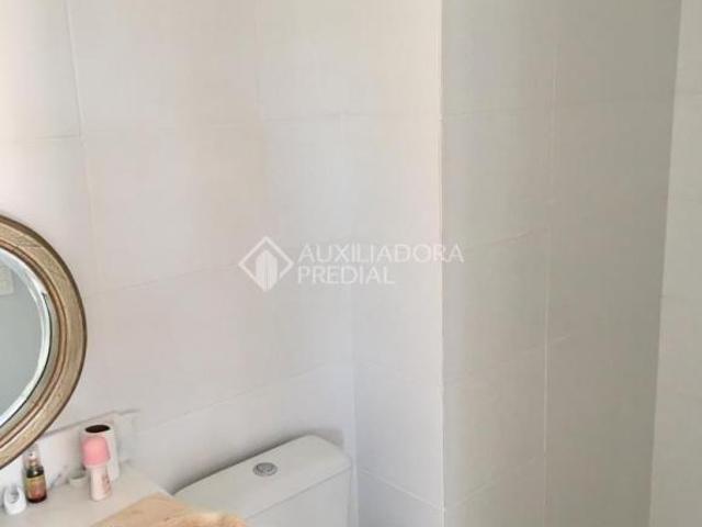 Apartamento dois dormitorios, 65 m2, duas vagas de garagem