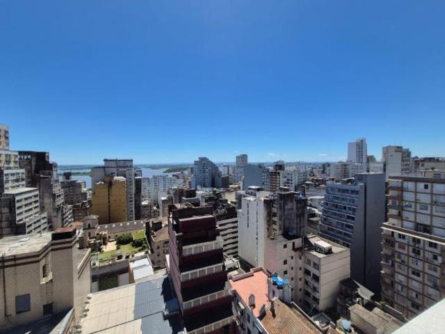 Apartamento dois quartos no Centro Histórico