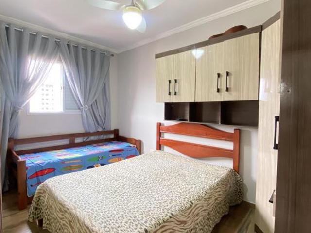 Apartamento dormitório frente mar à venda