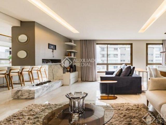 Apartamento duplex, 3 dormitórios e 3 vagas no bairro Mont Serrat