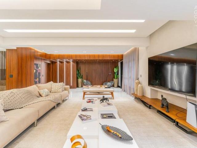 Apartamento Duplex, 03 Suítes, 03 Vagas, Mobiliado, Batel, Curitiba