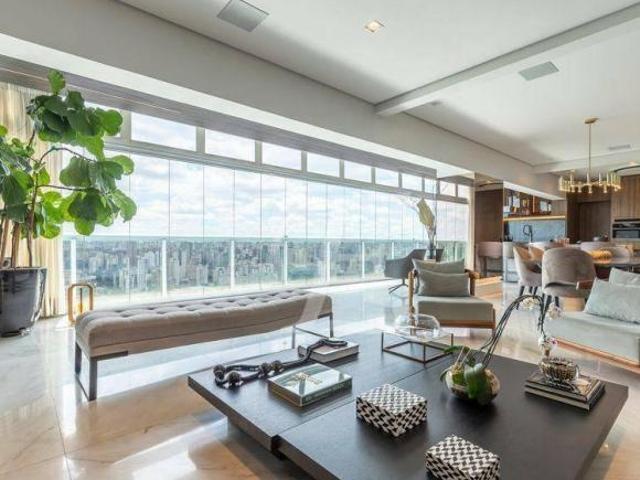 Apartamento Duplex 225m² à venda no Itaim Bibi