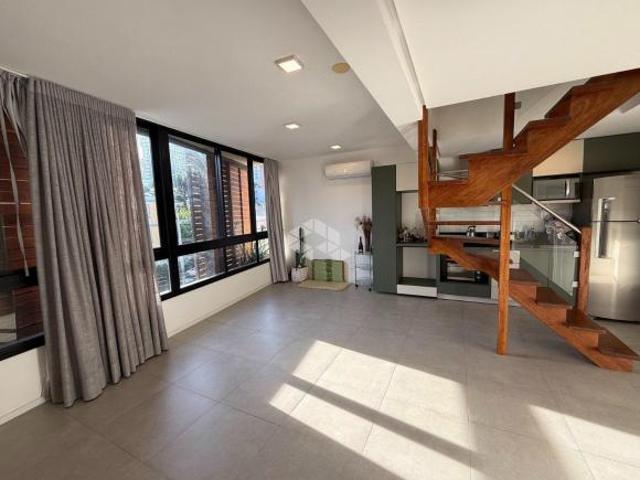 Apartamento duplex 2 dormitórios, 2 suítes, churrasqueira e vaga no Bairro Rio Branco