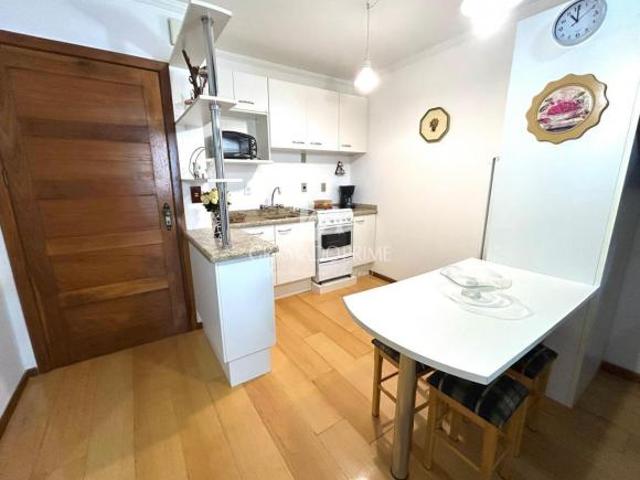 APARTAMENTO DUPLEX 2 DORMITÓRIOS EM GRAMADO