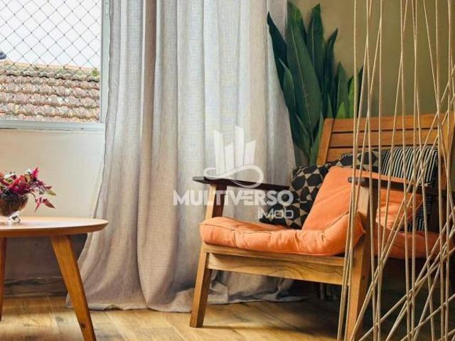 Apartamento duplex 2 dormitórios quintal 4 quadras da praia no Campo Grande em Santos