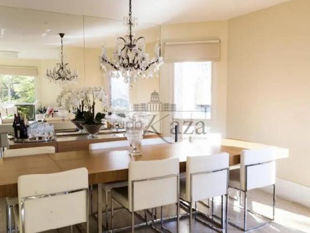 Apartamento Duplex 5 Dormitórios 2 Suítes Jardim Europa 284m²