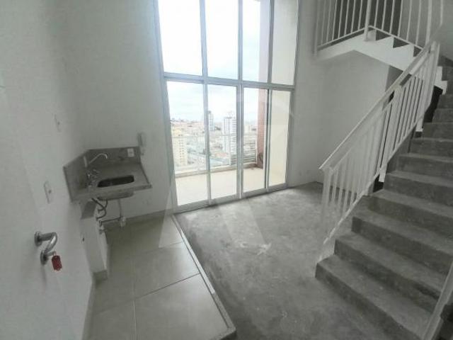 Apartamento duplex, 60,65m2, 2 dormitórios, 1 suíte, varanda, 2 vagas no Jd. São Paulo