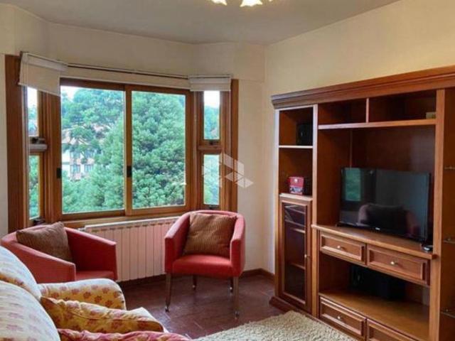 Apartamento duplex 80m² com 2 dormitórios em Gramado