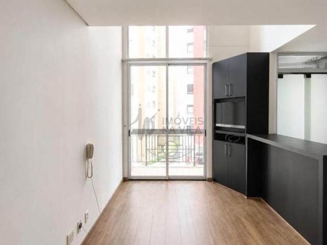Apartamento duplex com pé direito alto, próximo da Vila Mariana