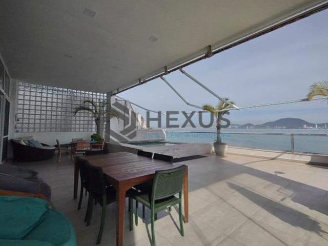 Apartamento duplex com varanda vista mar e lazer na beira mar na região do Tortu
