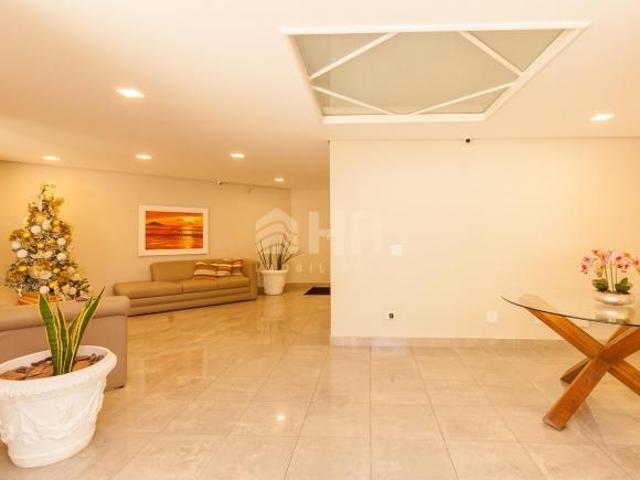Apartamento duplex com 04 dormitórios sendo 02 suí