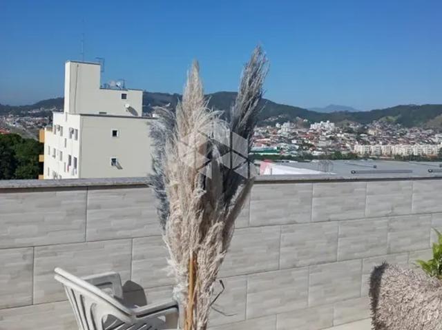 Apartamento Duplex com 03 quartos/dormitórios no bairro Areias, em São José/SC