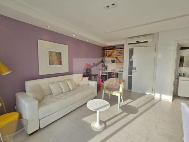 Apartamento Duplex com 2 duplex mobiliado e climatizado em Parque Enseada, Guarujá/SP