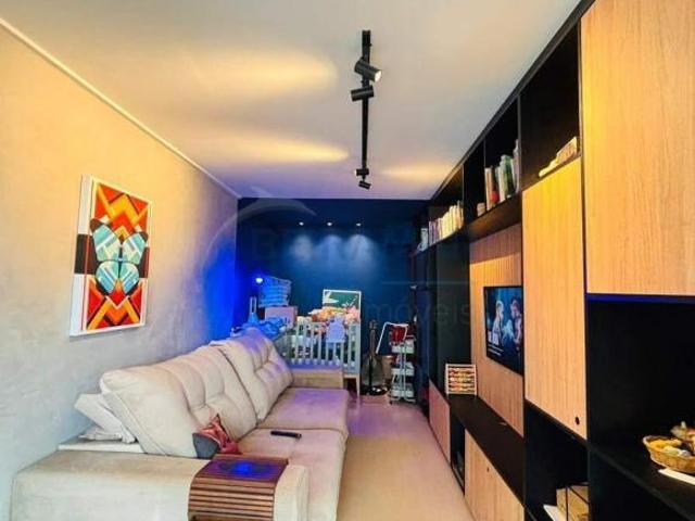 Apartamento Duplex com 2 Suítes, Varanda, Andar Alto, 1 Vaga Coberta à Venda no Residencial Easy Á