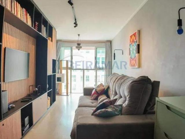 Apartamento Duplex com 2 Suítes, Varanda, Andar Alto, 1 Vaga Coberta à Venda no Residencial Easy Á
