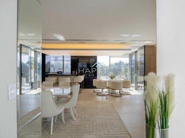 Apartamento duplex com 3 suítes Mai Home
