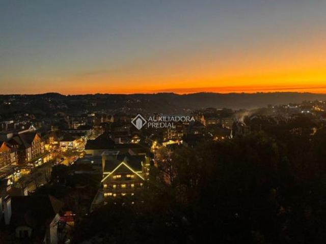 Apartamento duplex com 3 quartos mobiliado a venda mobiliado no centro de Gramado