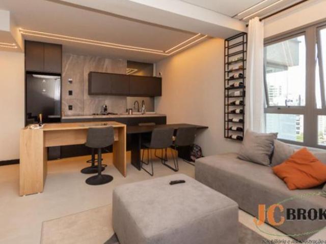 Apartamento duplex com 73m² de área útil, 2 dormitórios sendo 1 suíte com banheira, 1 vaga