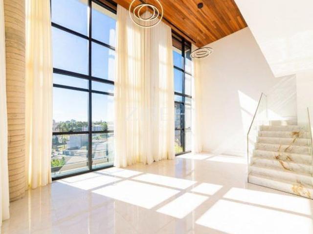 APARTAMENTO DUPLEX À VENDA COM 4 SUÍTES E 4 VAGAS DE GARAGEM NO BATEL