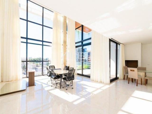 APARTAMENTO DUPLEX À VENDA COM 4 SUÍTES E 5 VAGAS DE GARAGEM NO BATEL